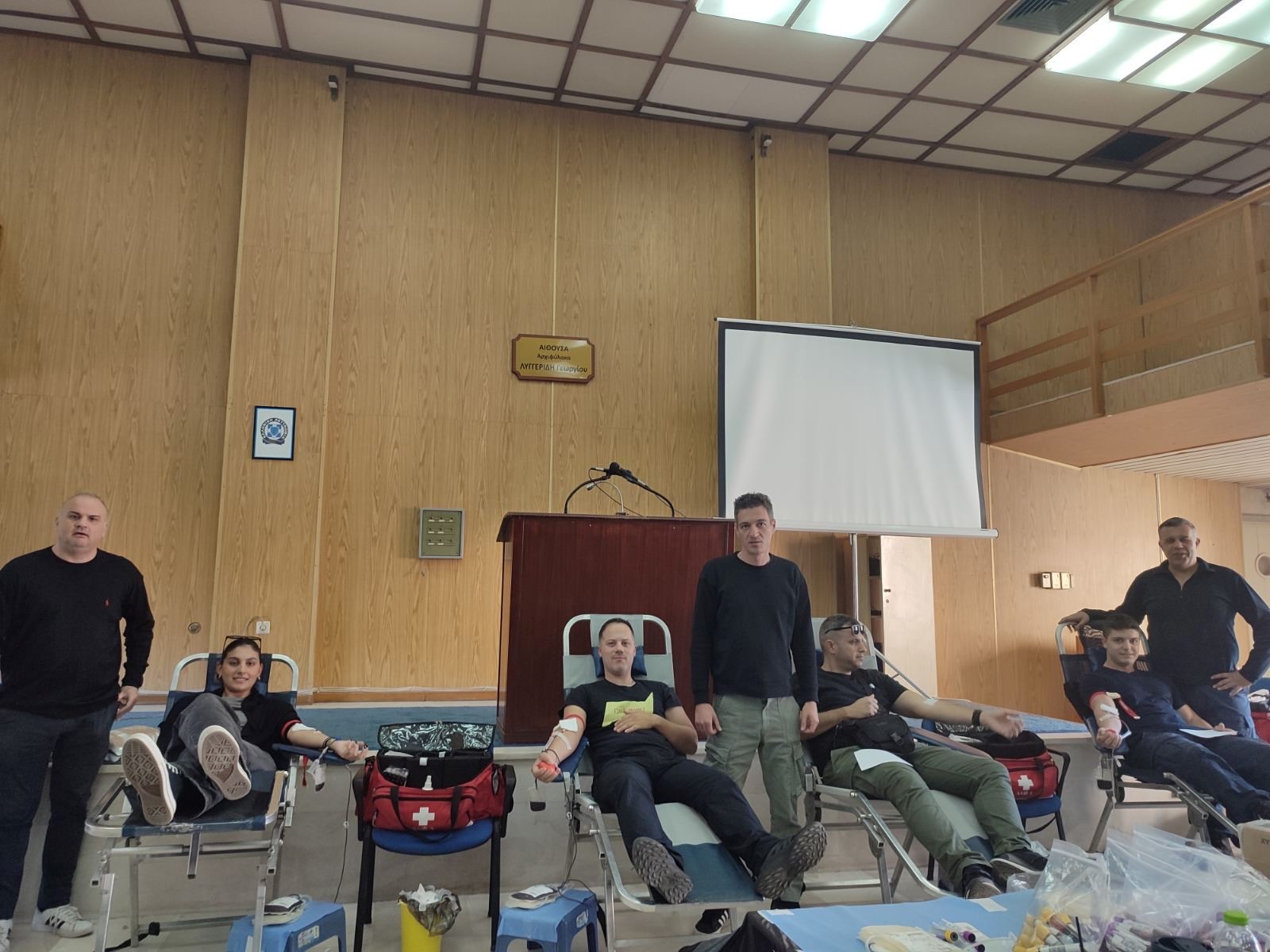 Μεγάλη συμμετοχή των αστυνομικών στην αιμοδοσία που διοργάνωσε η Ε.ΑΣ.Υ ...